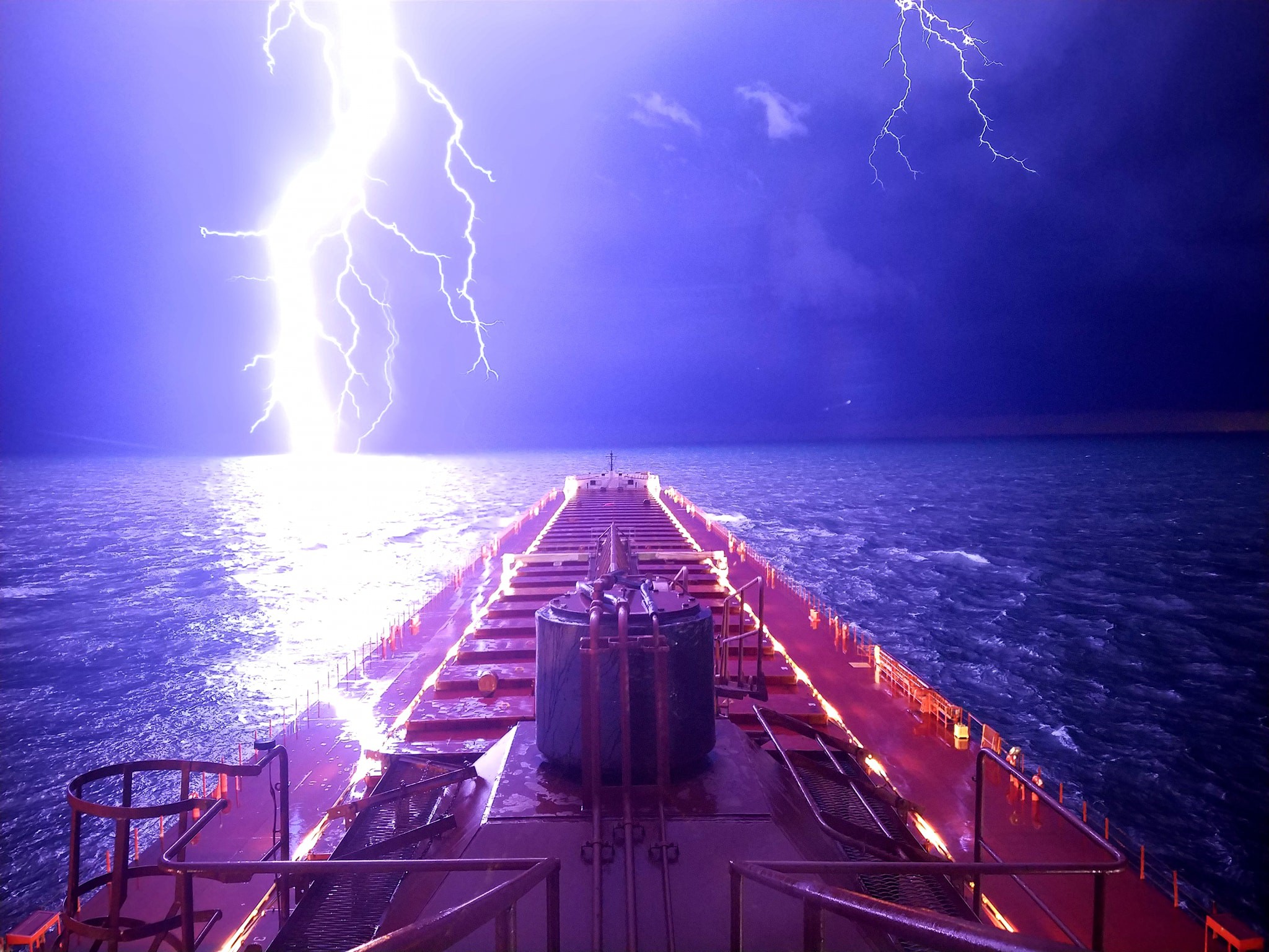 Dramatic photo of Lake Michigan lightning bolt goes viral - Interlake Steamship